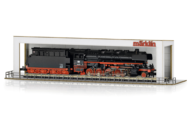 Class 44 Steam Locomotive with an Oil Tender | Maerklin US
