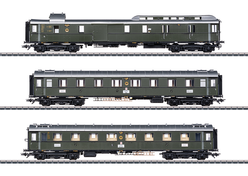 FD 226 Express Train Car Set for the Class 01 | Maerklin US