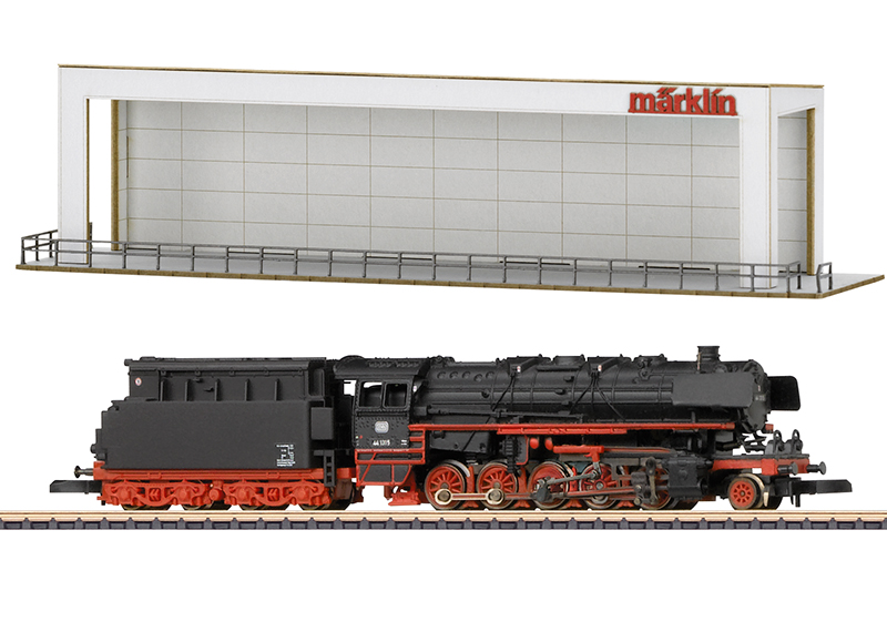 Class 44 Steam Locomotive with an Oil Tender | Maerklin US