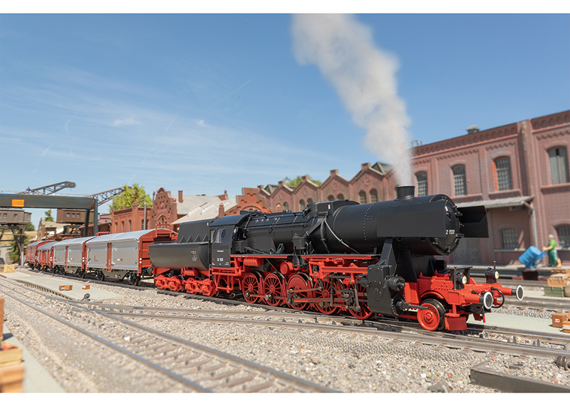 Class 52 Steam Locomotive | Maerklin US