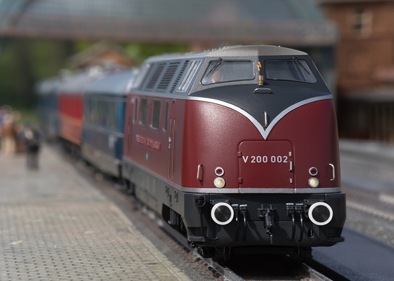Class V 200 Diesel Locomotive | Trix Websites